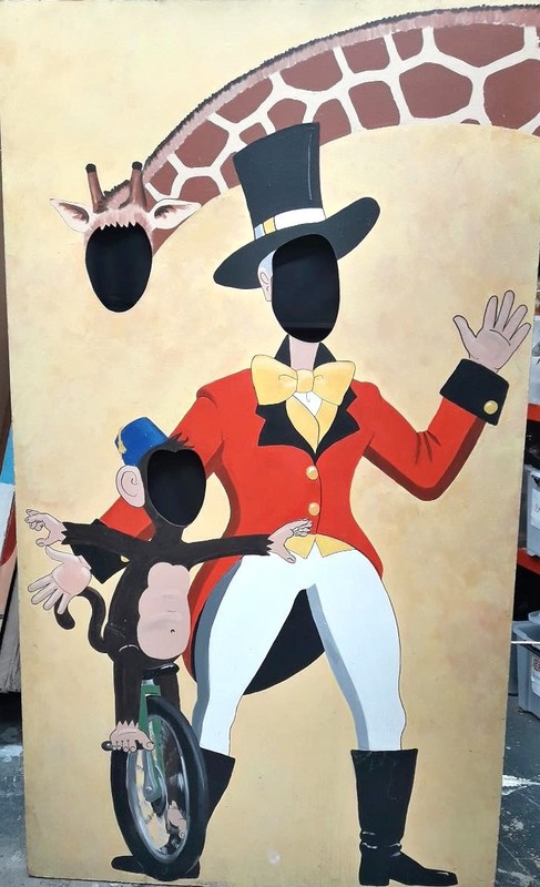 Circus Flats Stand-In (Photo-Op) Ringmaster (H: 2.16m x W: 1.20m ...